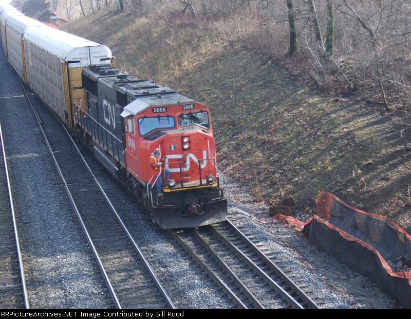 CN 5666 "Snaking through Snake Road"